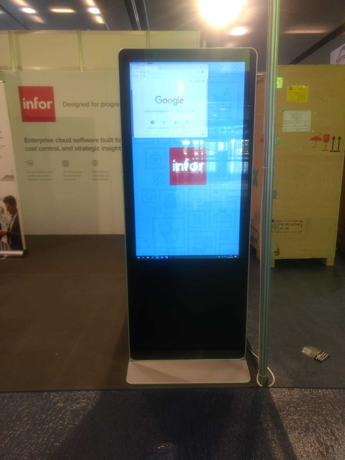 Tótems digitales táctiles para congresos, salones…