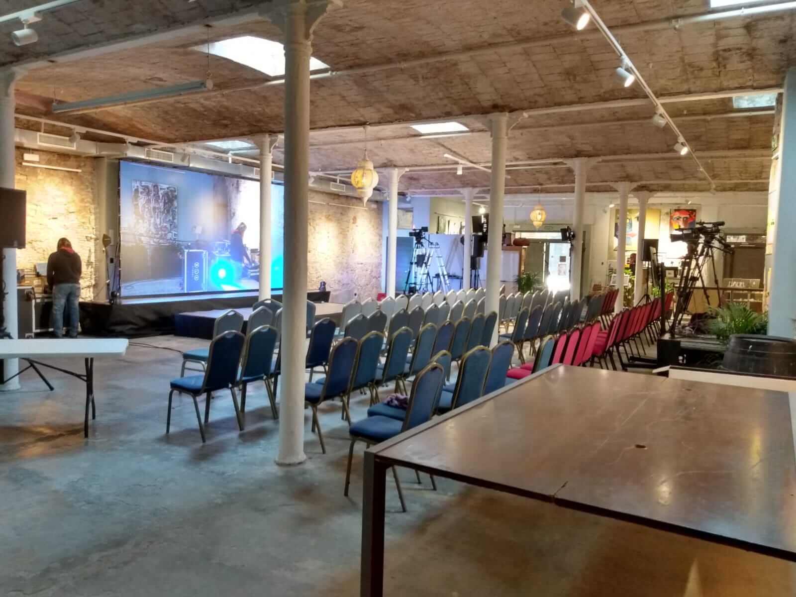 Eventos corporativos: audiovisuales e interactivos táctiles